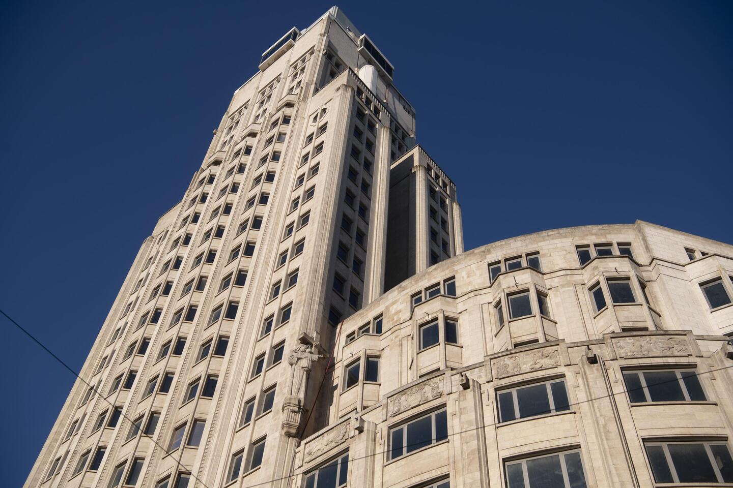 “Zeer duur afbraakproject roept bedenkingen op”: ooit wilde hij de Boerentoren kopen, nu wil ...